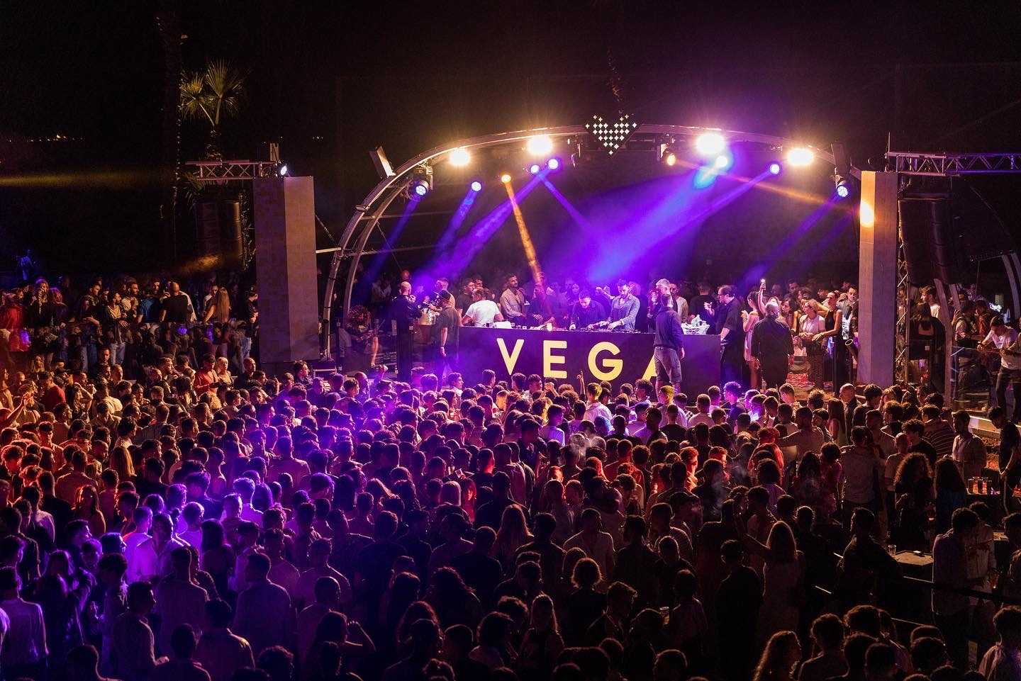 Scopri tutti gli eventi dell'estate al Vega Discoteque.